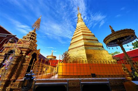 ไหว้พระธาตุประจำปีเกิด 12 พระธาตุ