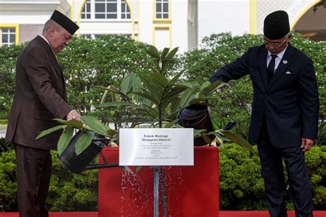Sultan Johor Pengerusikan Mesyuarat Majlis Raja Raja Ke 262 Di Istana