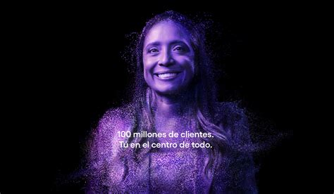 Quiénes son las personas que aparecen en la campaña de Nu que celebra