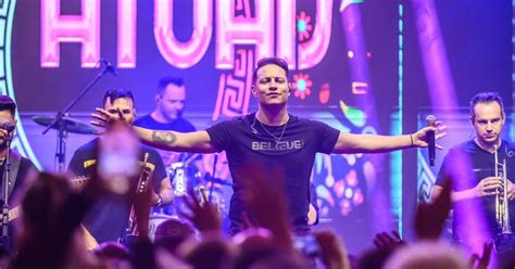 Paulinho Dill vocalista de Os Atuais começou a reconhecer e lembrar