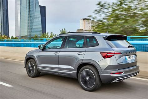 Prueba y opinión Skoda Karoq 2022 precio gama medidas y versión