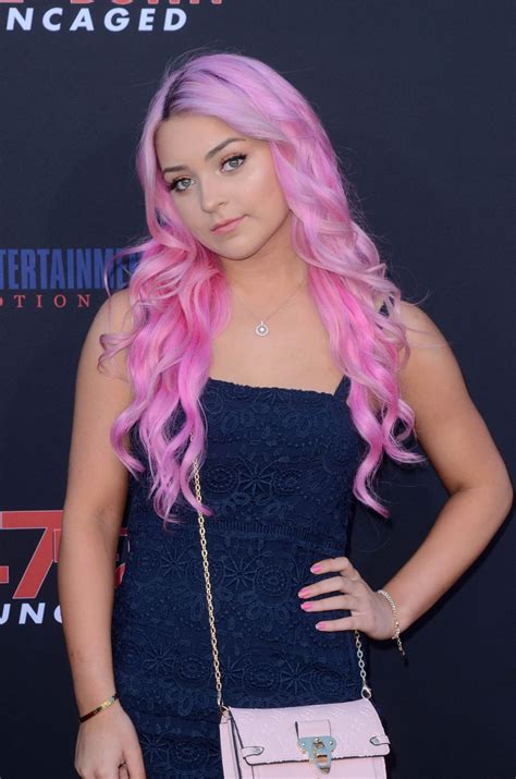 Isabella Durham At 47 Meters Down Uncaged Premiere In Los Angeles 08