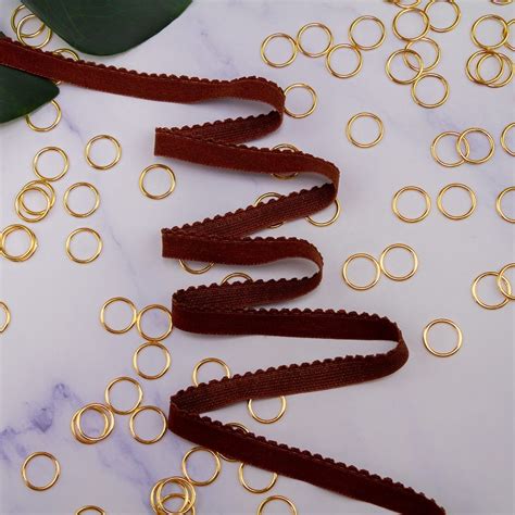 9mm Scalloped Elastic Brown Small Bobbins