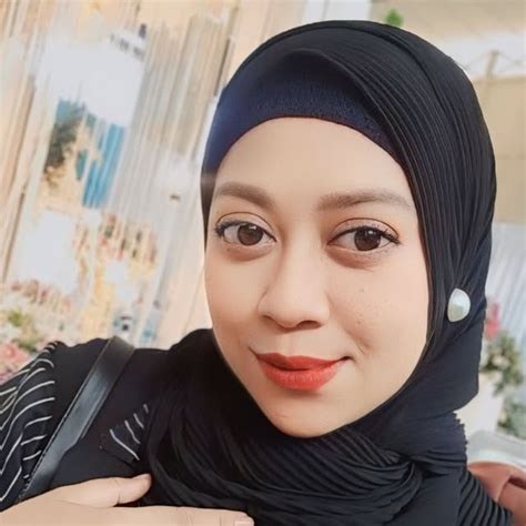 Kde Siska Nabila 11115 • Threads Say More