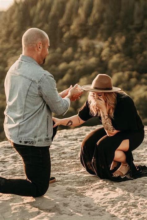 18 Best Romantic Proposals That Inspire You