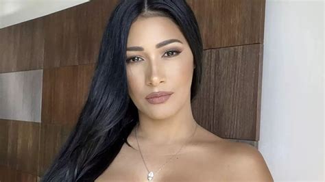 Simaria revela saudades dos palcos e responde perguntas polêmicas