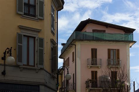 ラゴ建物とサウゼ ドゥルクスのファサード アーグラのストックフォトや画像を多数ご用意 アーグラ イタリア エンタメ総合 Istock