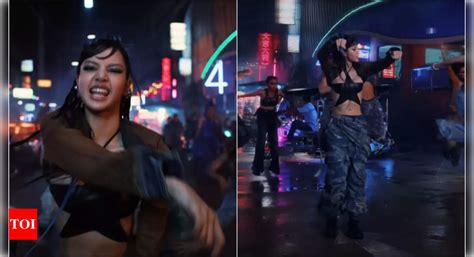 Blackpink Lisa Plagiarism Controversy Chinese Designer Accuses Rockstar Mv Outfit Times