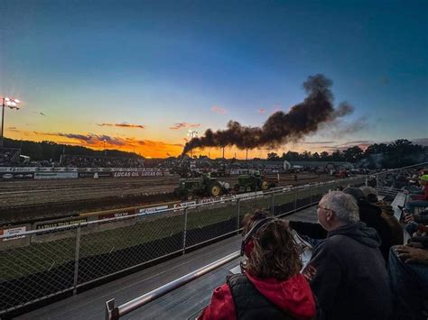 Truck And Tractor Pulling The Ntpa Truck And Tractor Pulling Association Arrive In Hutchinson