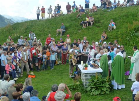 Séez Au Petit Saint Bernard la fête des bergers a réuni Valdôtains et