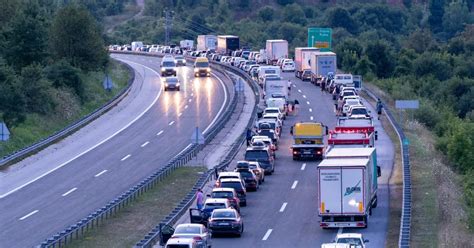 Kazne u saobraćaju u Hrvatskoj Za blicanje vozilu ispred 260 eura