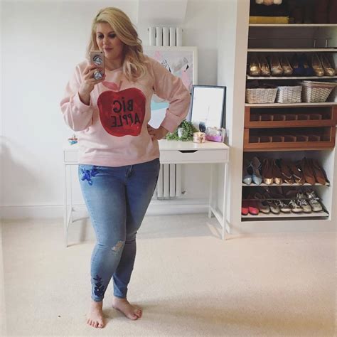 Louise Pentlands Feet I Piedi Di Louise Pentland Celebrities Feet 2023