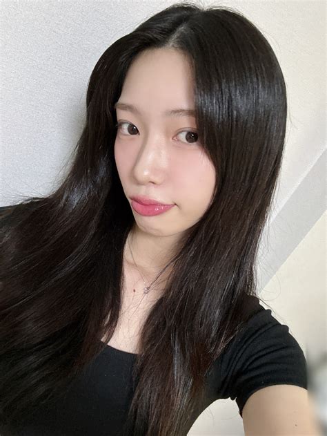 Rocket Punch 커뮤니티 포스트 🖤🤍🖤🤍🖤 마지막까지 쫀하루🖤 수윤