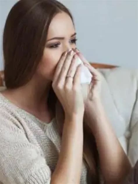 गले की खराश और खांसी से राहत पाने के लिए अपनाएं ये आसान घरेलू उपाय