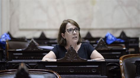 La diputada María Luján Rey confirmó que tiene cáncer y contó cuál es su método para hacer más
