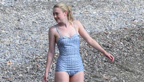 Dakota Fanning Hollywood Life