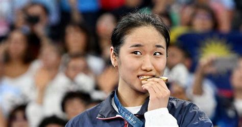 사진 안세영 금메달 맛 좋다
