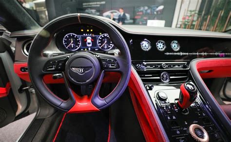 전 세계 단 18대 한정판 벤틀리 첫 공개 가격이 무려 헉스