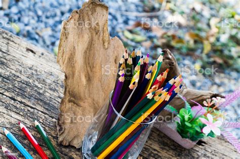 다양한 채색기법 연필 0명에 대한 스톡 사진 및 기타 이미지 0명 2015년 교육 Istock