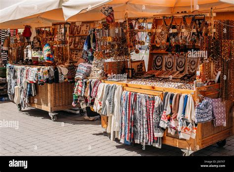 Riga Souvenirs Riga Fotos Und Bildmaterial In Hoher Auflösung Alamy