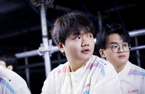 【英雄联盟】elk再现降维打击！有惊无险，blg顺利晋级msi正赛 3楼猫