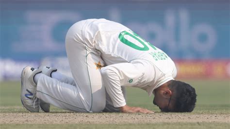 Pak Vs Eng 2nd Test Abrar Ahmed Shines On Debut Becomes 13th