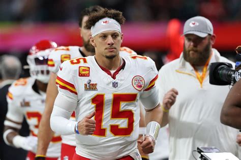 Alors Que Le Temps Passe Patrick Mahomes Des Chiefs S Interroge Sur L Avenir Incertain De