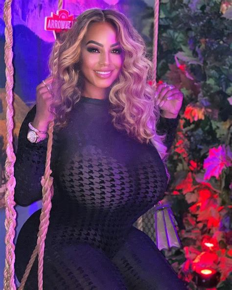 Thick Yonce´ Bio Wiki Facts Age Height Weight Measurement