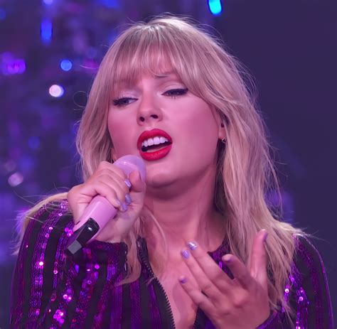 Goddess Taylor As Brunette She Should Do An Entire Album As One 😍