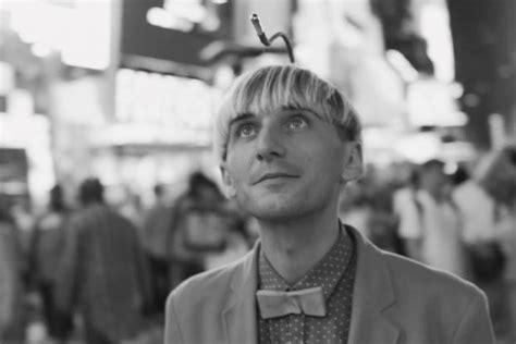 Neil Harbisson El Cyborg Que Escucha Colores Grupo Milenio