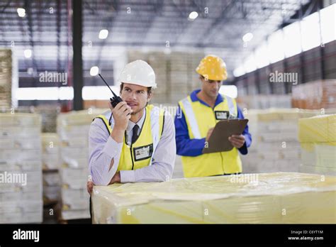 Walkie Talkie Fotos Und Bildmaterial In Hoher Auflösung Alamy