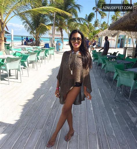 Melinda Shankar Feet Aznudefeet