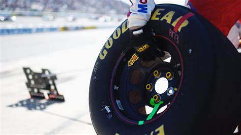 Nascar Mandates Teams Must Secure All Five Lug Nuts Nbc Sports