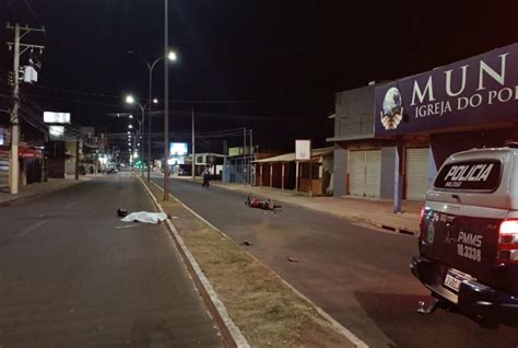 Jovem Morre Ao Perder Controle Da Direção E Bater Motocicleta Em Poste