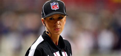 Sarah Thomas Referee Breaking Barriers In The Nfl Pcsind Sports