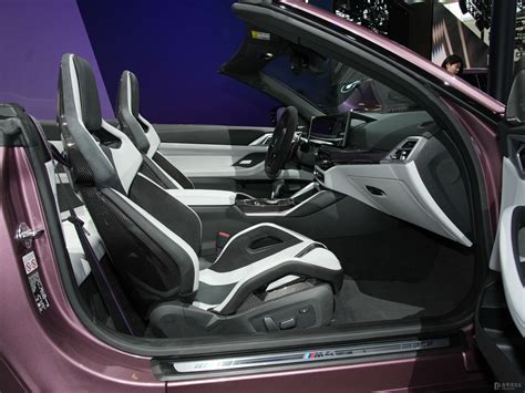 宝马m4空间实拍高清大图 宝马m4 2024款 M4敞篷轿跑车 M Xdrive 雷霆版第2张图片大全 太平洋汽车