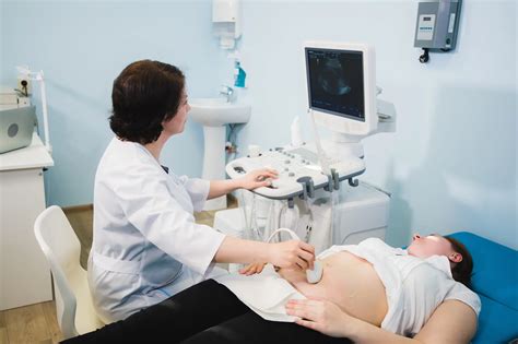 Midwives Vs Ob Gyn Which Is Right For Your Pregnancy Lenmed