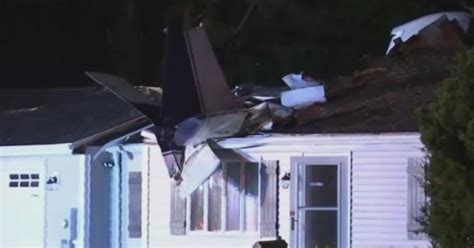 Plane Crashes Into Connecticut Home Cbs Boston