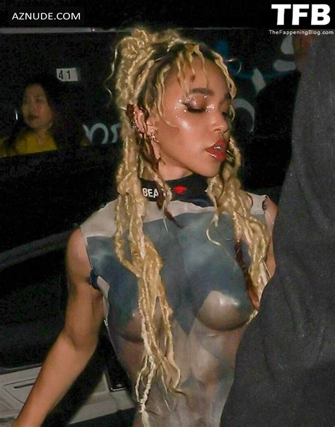 Fka Twigs Sexy Seen Flashing Her Nude Tits And Legs At The Nme Awards
