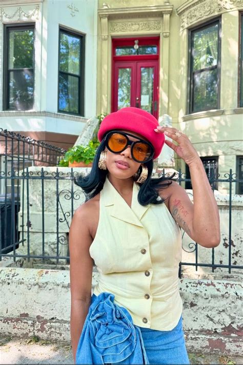 17 Eye Catching Denim Mini Skirt Outfit Ideas Itsallbee Solo Travel