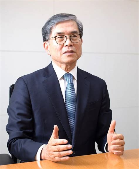 “트럼프 관세 부과 이어 시장 개방과 환율 인하 요구할 듯”