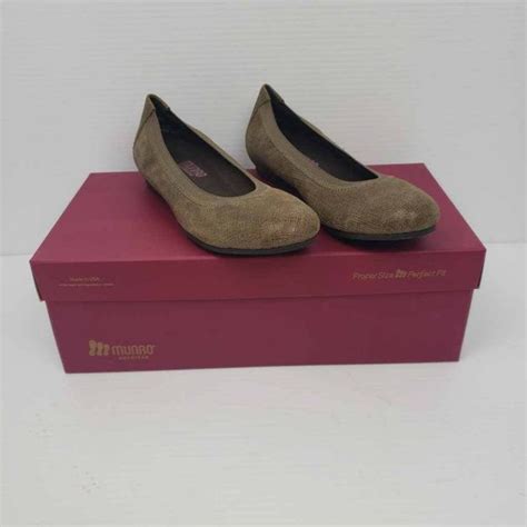 Munro Shoes Munro American Womens Ashlie Ballet Flats Shoes Beige