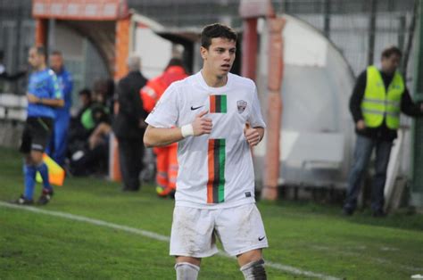 OMG He S Naked Italian Footballer Federico Varano Knows How To Handle Balls Omg Blog