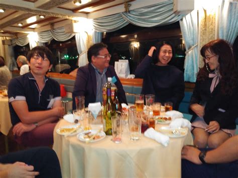 今宵は恒例のナイトクルーズ。名古屋港の夜景とワインで大人の夜を満喫しました。 青年経済人懇親会（青経会） 愛知