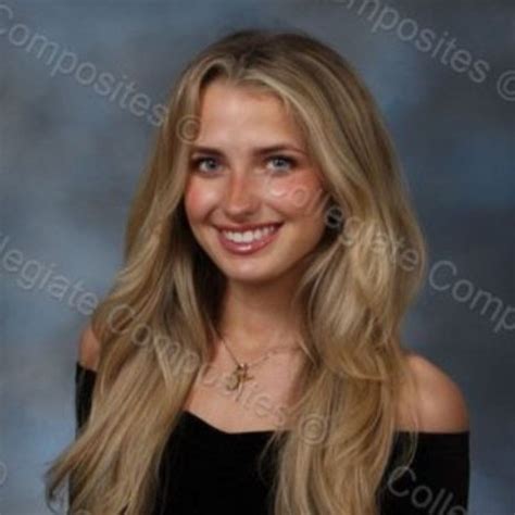 Elena Yates Social Media Ambassador Freelance Linkedin