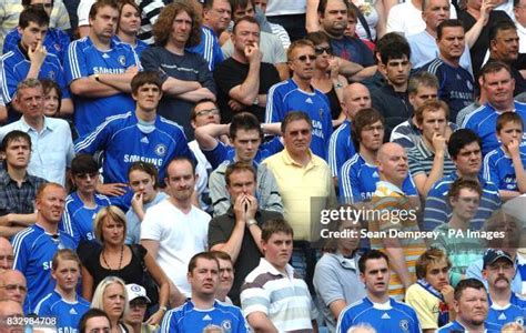 Chelsea Fans Sad Photos And Premium High Res Pictures Getty Images