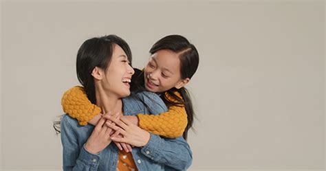 快乐的母女俩 原创广告视频素材 蓝牛仔
