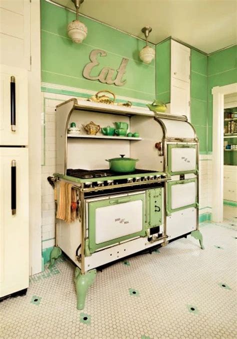 Everything Vintage And Shabby A Vintage Range In A Remodeled 1930s