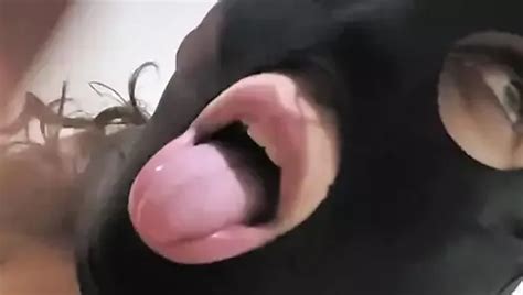 巴西浪荡公子派对。家庭主妇玩得很开心 Xhamster
