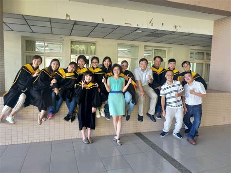 高雄醫學大學 護理學院 高齡長期照護碩士學位學程 恭賀！107年畢業班